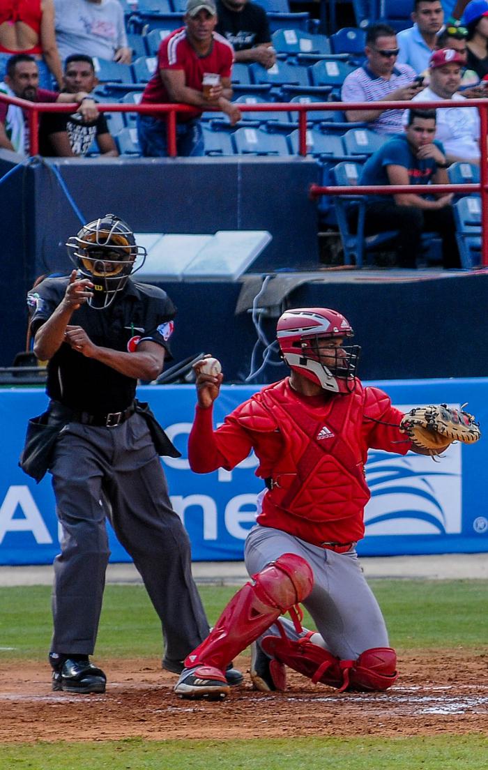 Imagen: ¡Strike cantado! - Multimedia › Granma - Órgano oficial del PCC