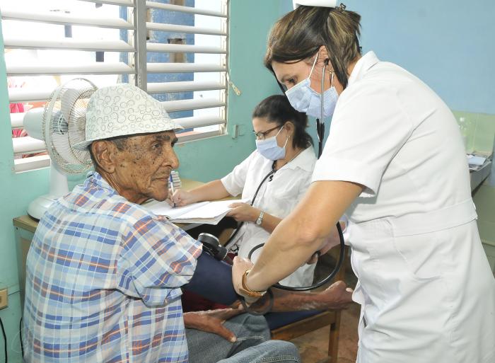 ¿Cómo se garantizan la asistencia y seguridad social en Cuba? › Tarea ...